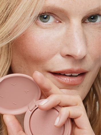 Soft Focus Blurring Powder Blush | ILIA Beauty